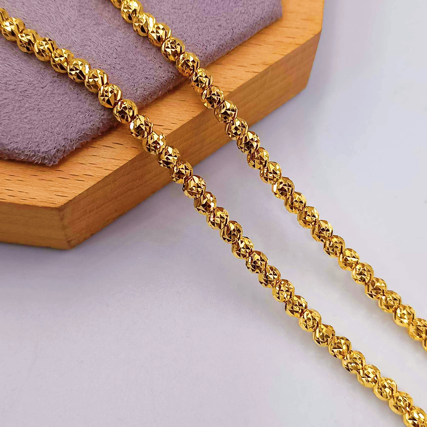 916 Gold Glitter Beads Chain – Marina Goldsmith