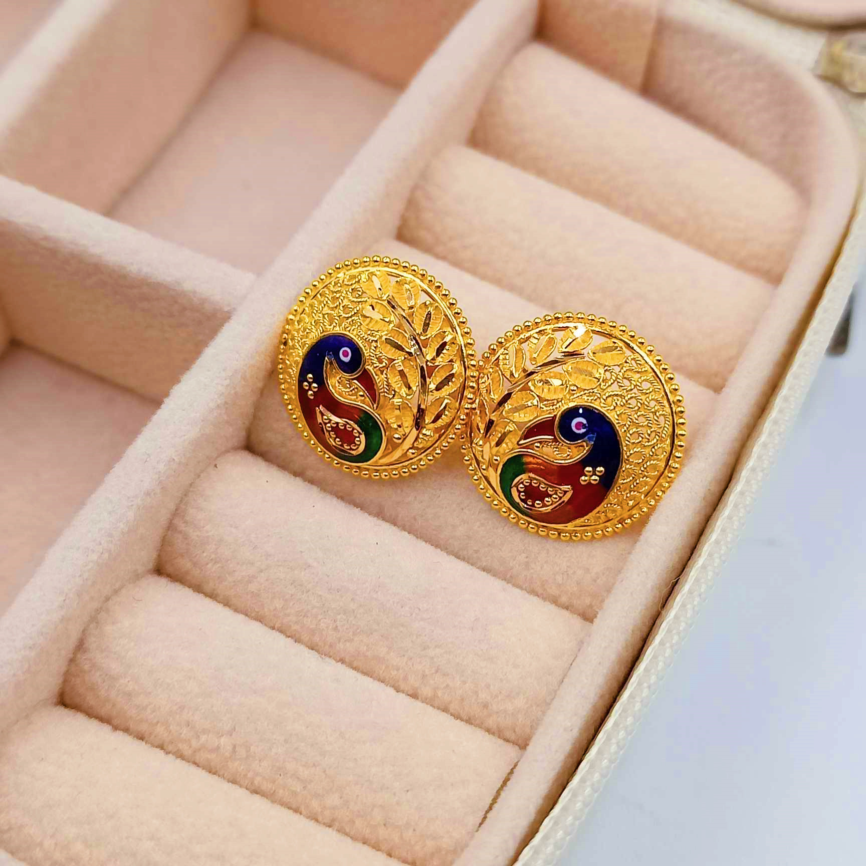 916 GOLD PEACOCK BOMBAY STUD EARRINGS – Marina Goldsmith