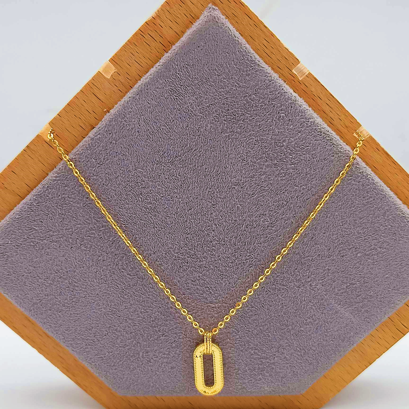 916 Gold Dangling Link Honeycomb Polo Necklace – Marina Goldsmith