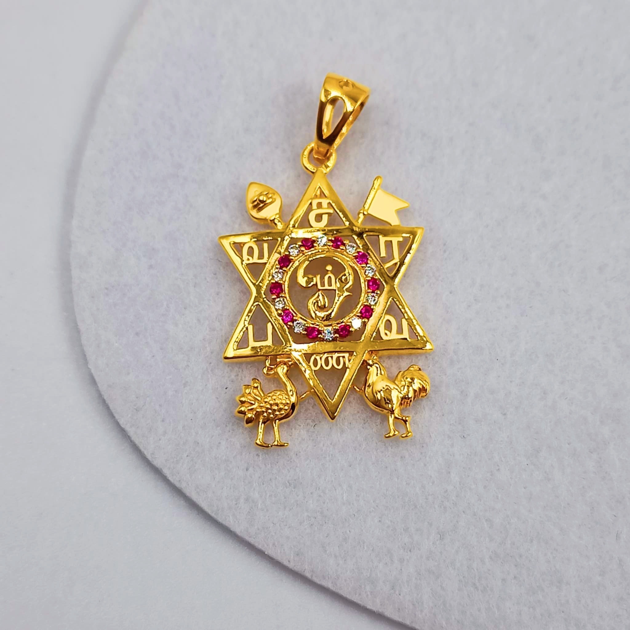 916 Gold Star OM Vel Flag Pendant – Marina Goldsmith